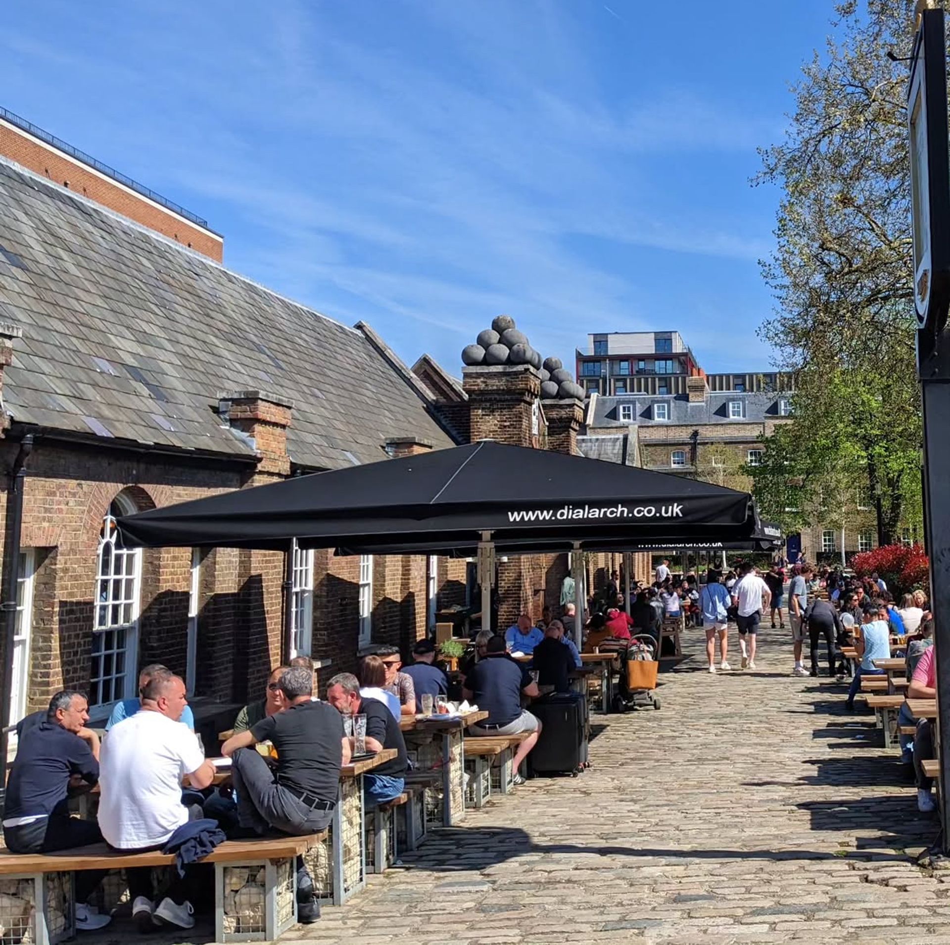 Food & Drink - Dial Arch