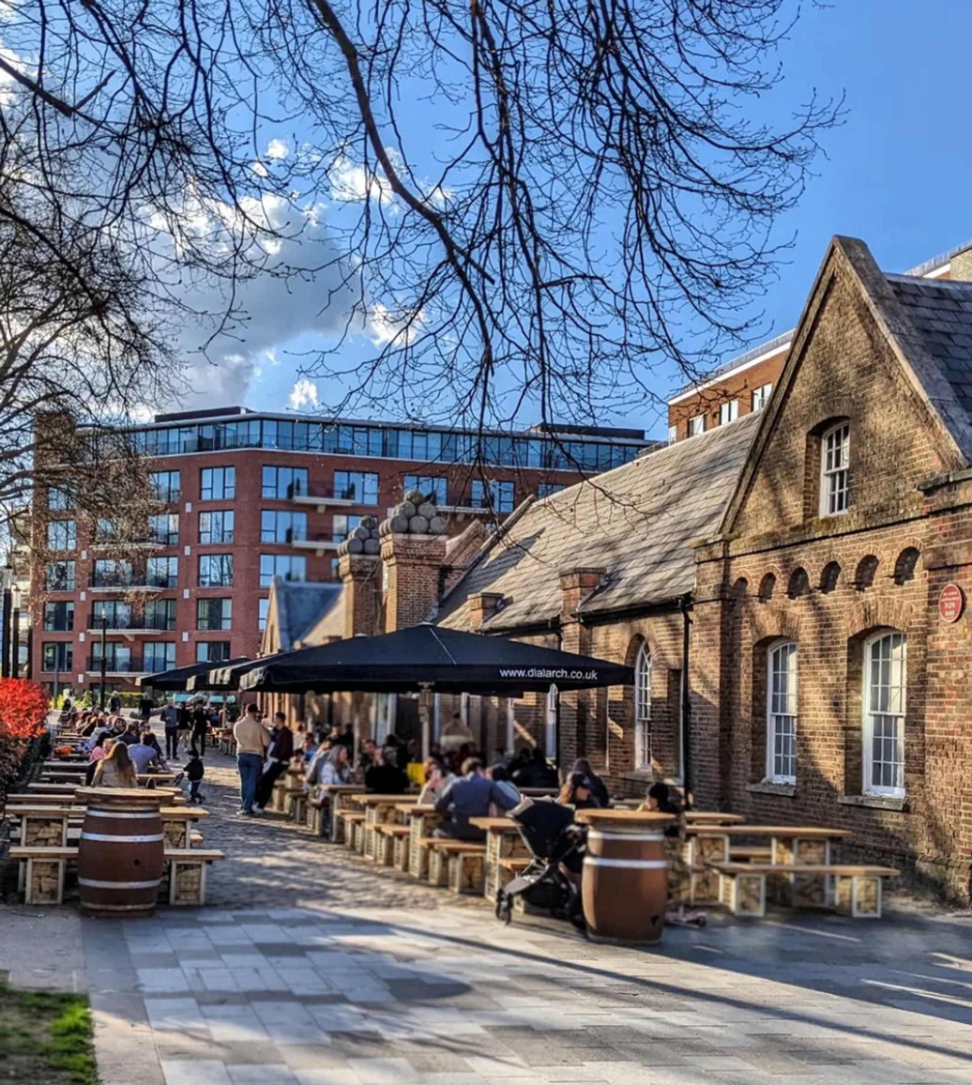 Food & Drink - Dial Arch